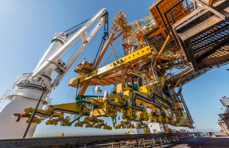 Heavy Lifting & Installation | Heaving Rigging Equipment